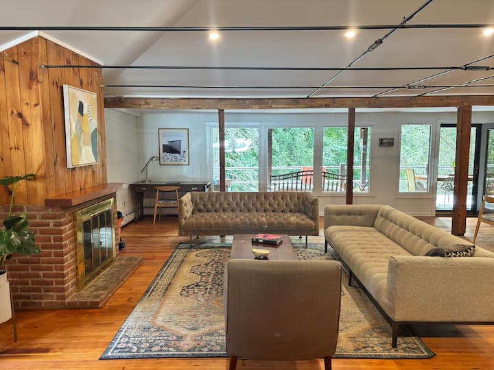 The Tree House - Brookfield, CT