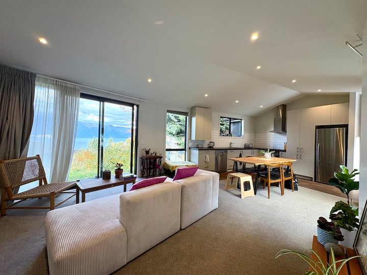 Fernhill Lake & Mountain View Retreat - Queenstown