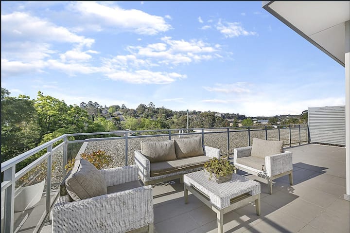 Top-floor Apartment | 2 Bed + 2 Bath +Huge Balcony - Dural