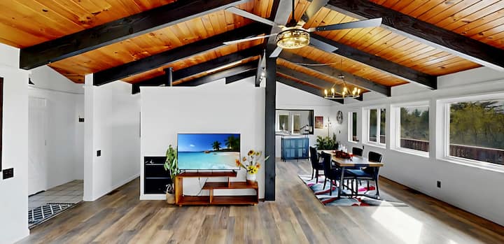 The Hillside Retreat~ A Secluded Gold Beach Escape - Gold Beach, OR