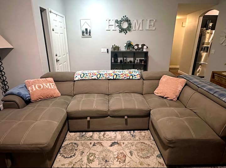 Family Home In Glendale Close To Everything! - Glendale, AZ