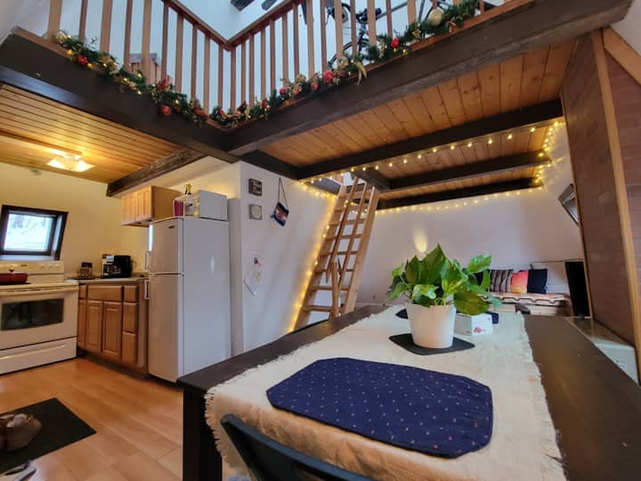 Cozy A-frame Near Quechee Gorge & Simon Pearce - Hartford, VT
