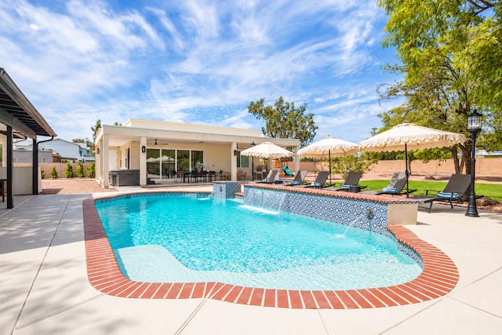 Expansive Backyard, Separate Casita, Large Pool - Scottsdale, AZ
