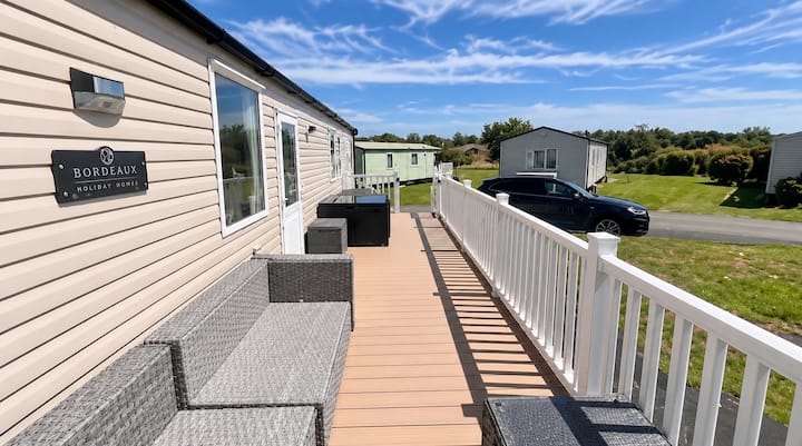 Coastal Caravan With Sea Views | Hafan Y Môr - Pwllheli
