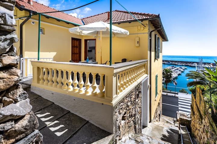 Hostdomus - Marine Sea View - Finale Ligure