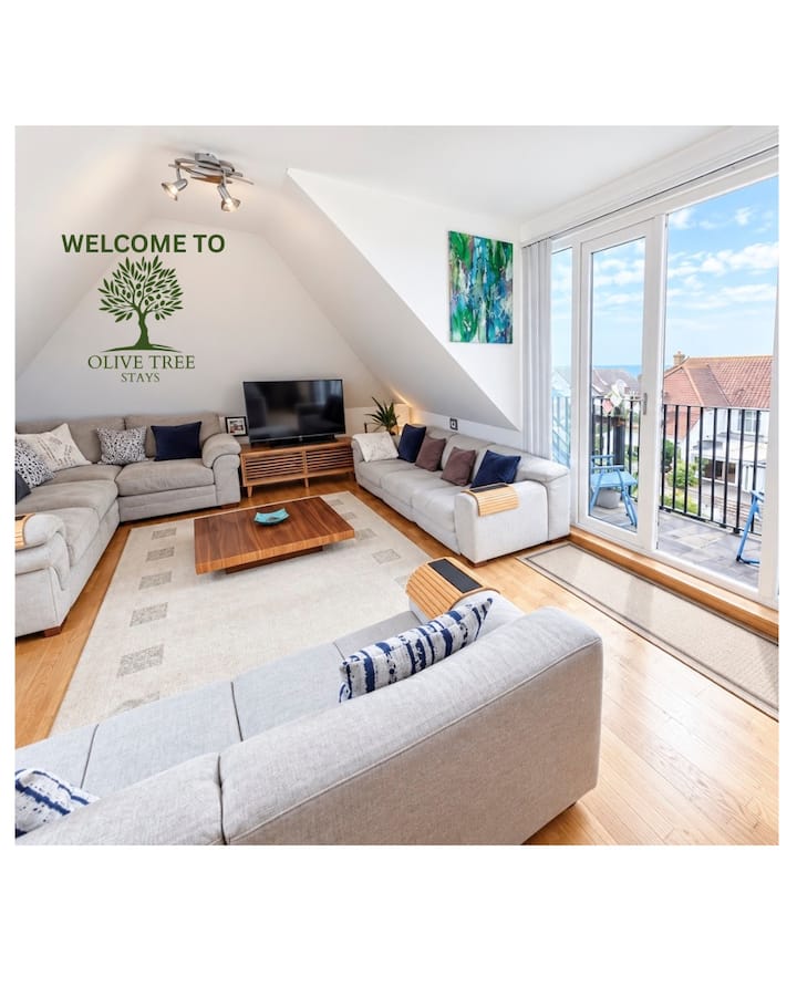 The Horizon | Luxury Penthouse | Sea Views | Lift - Bognor Regis