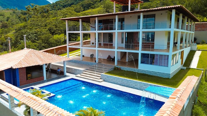Cabaña Campestre En La Vereda Pantanos. - Chinácota