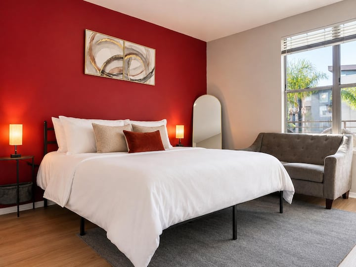 2 King Beds | Sleeps 10 | Pool | 5 Min To Lax - Hawthorne, CA