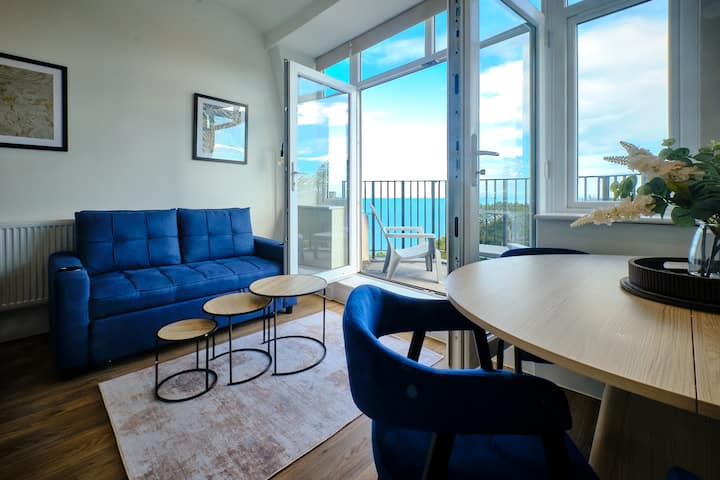 Premium Sea View Apartment With Balcony - Scarborough