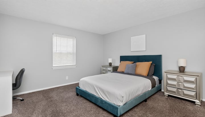 Charming Home With Modern Features - Lexington, KY
