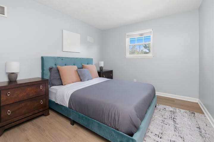 Charming Furnished Getaway - Lexington, KY