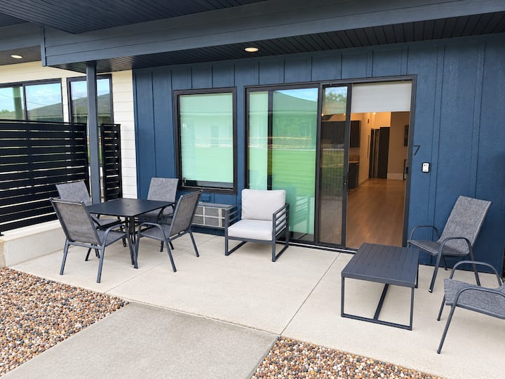 Quiet Boji Condo - Lake Access & Private Pool - Okoboji, IA