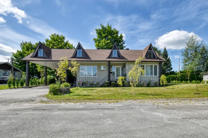 Thetford - Maison Avec 3 Chambres, Parking & Cour - Thetford Mines