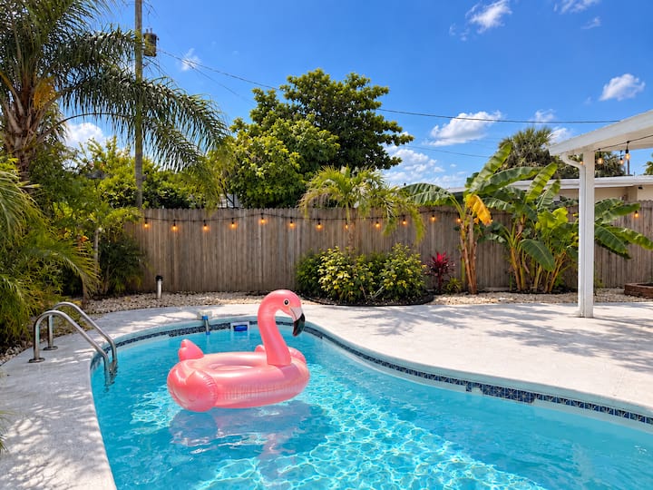 West Palm Pool Home Sleeps 10 Game Room - Lake Worth, FL