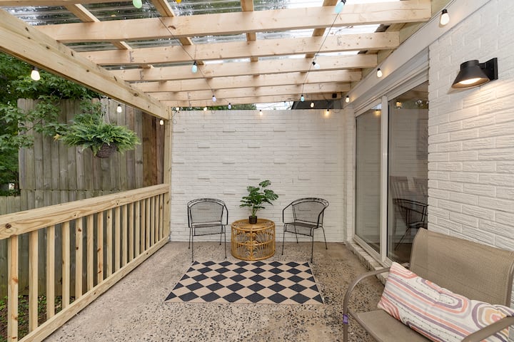 2br Charlotte Home | Monthly Stays, Private Yard - Charlotte, NC