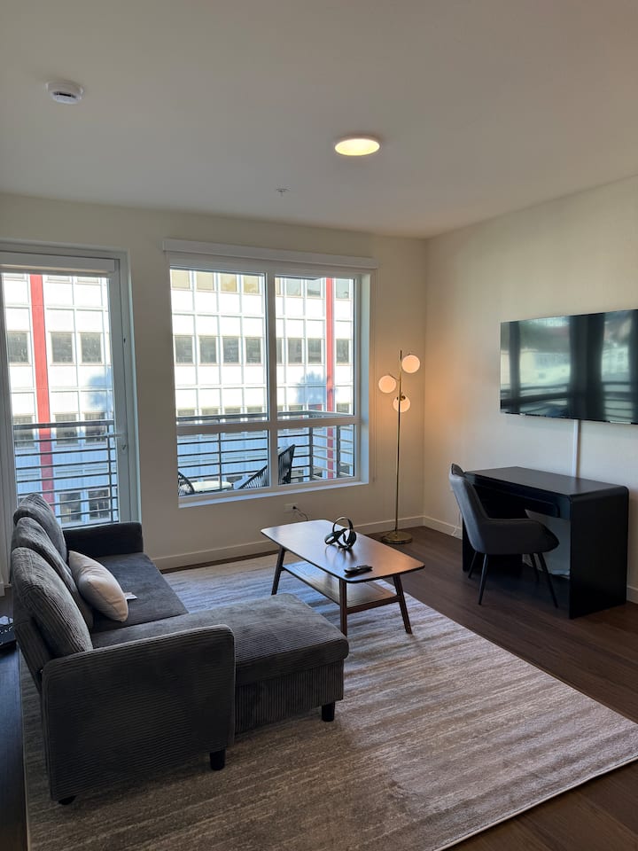 New Penthouse Unit For 5 + Balcony La Mid Wilshire - Los Angeles