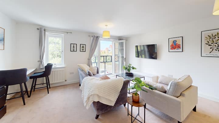 Cosy 2-bed, Long Stay Discount, Horsham/crawley - 호셤