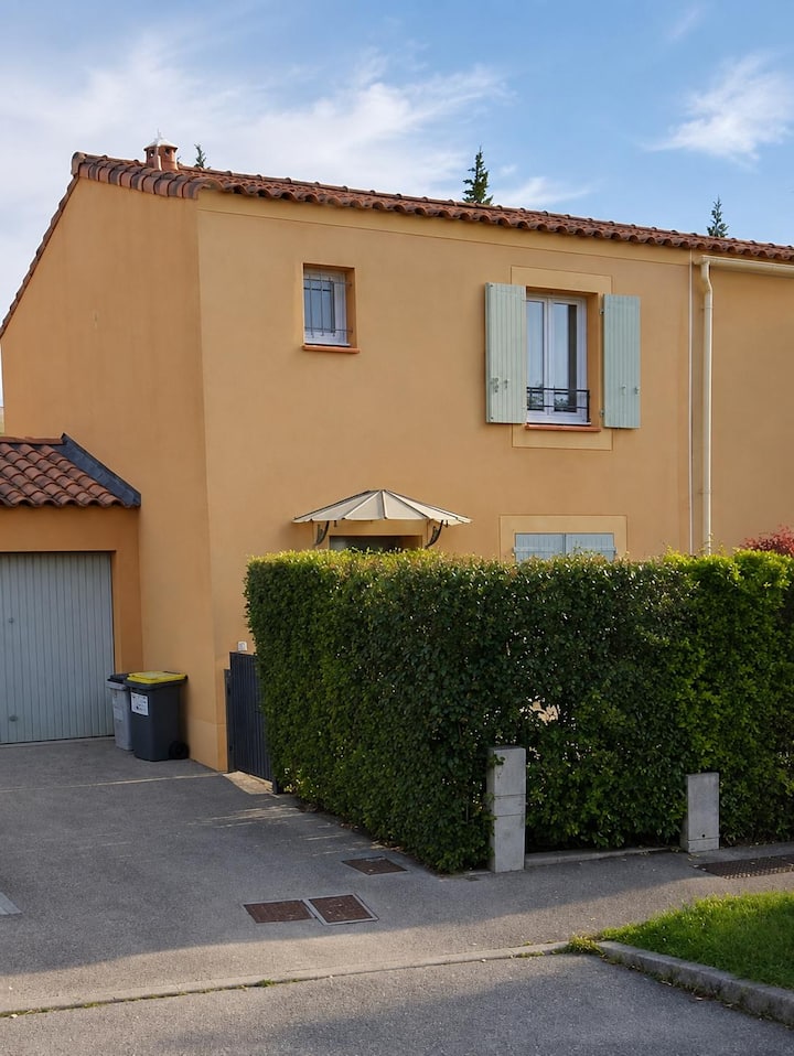 Jolie Maison-jardin-proche Centre-parking Gratuit - Miramas