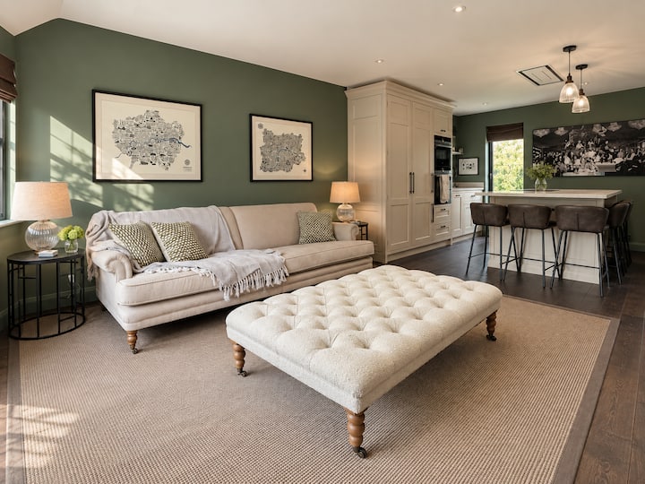 Luxury Duplex Stylish Bespoke 1 Bed Retreat - Berkshire