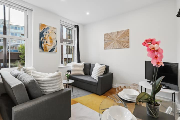C11 | Modern | Fitzrovia |
High Ceiling | Sleeps 8 - Londres