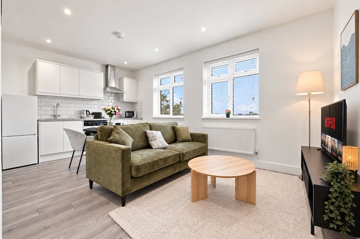 Stylish Ilford Stay Near Elizabeth Line - Northumberland, PA