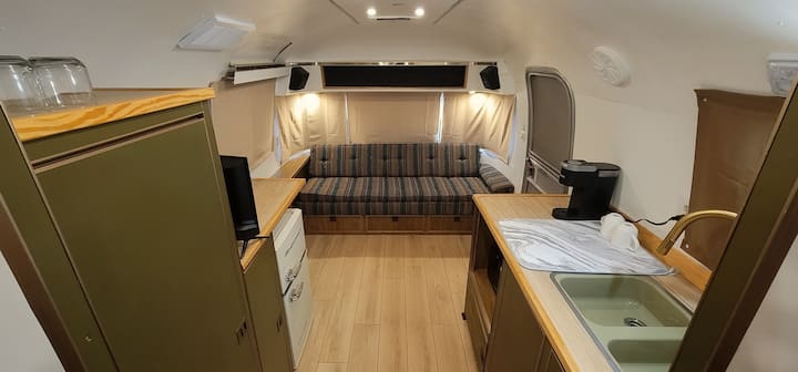 The Airstream Hideaway | Cozy & Private - Springdale, AR