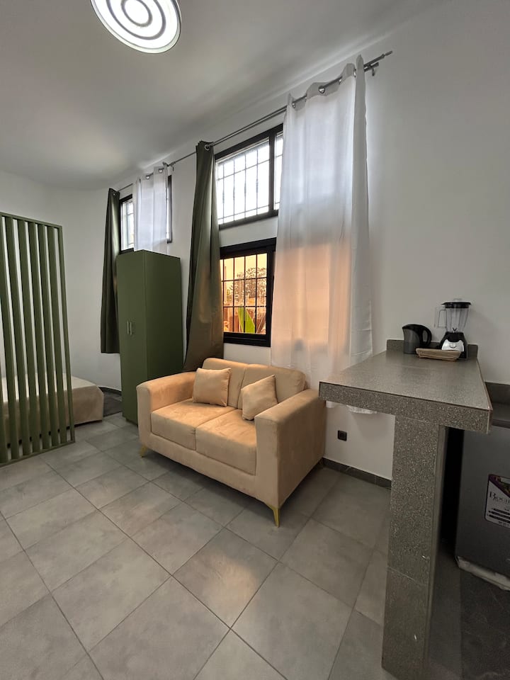 Studio Vaste & Cosy à Brazza - République du Congo