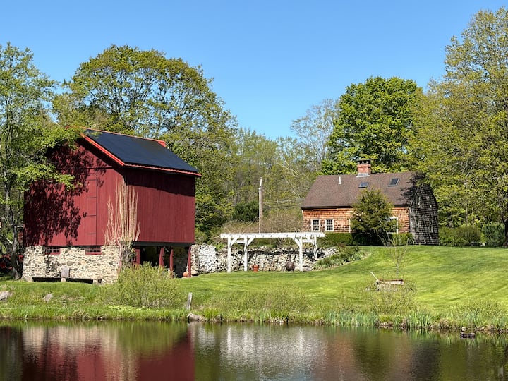 Cozy Guest Cottage On Gorgeously Landscaped Estate - Litchfield, CT