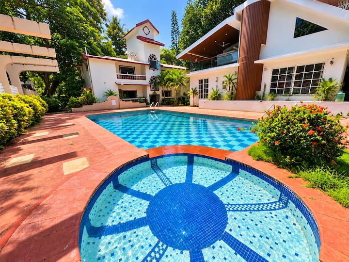 Casa De Royale | 2bhk | Pool | 3 Min Walk To Beach - Goa