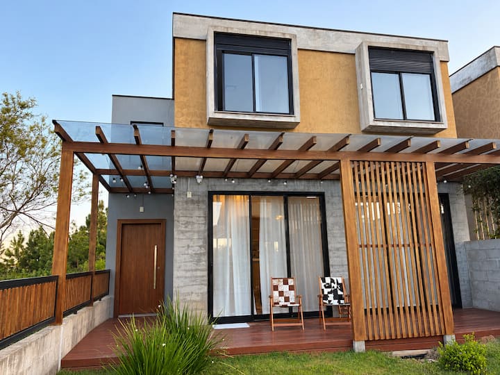 Casa Em Garopaba | Tranquilidade E Conforto - Garopaba