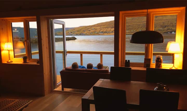 Charming Boathouse By The Sea  Steinaneystið - Îles Féroé