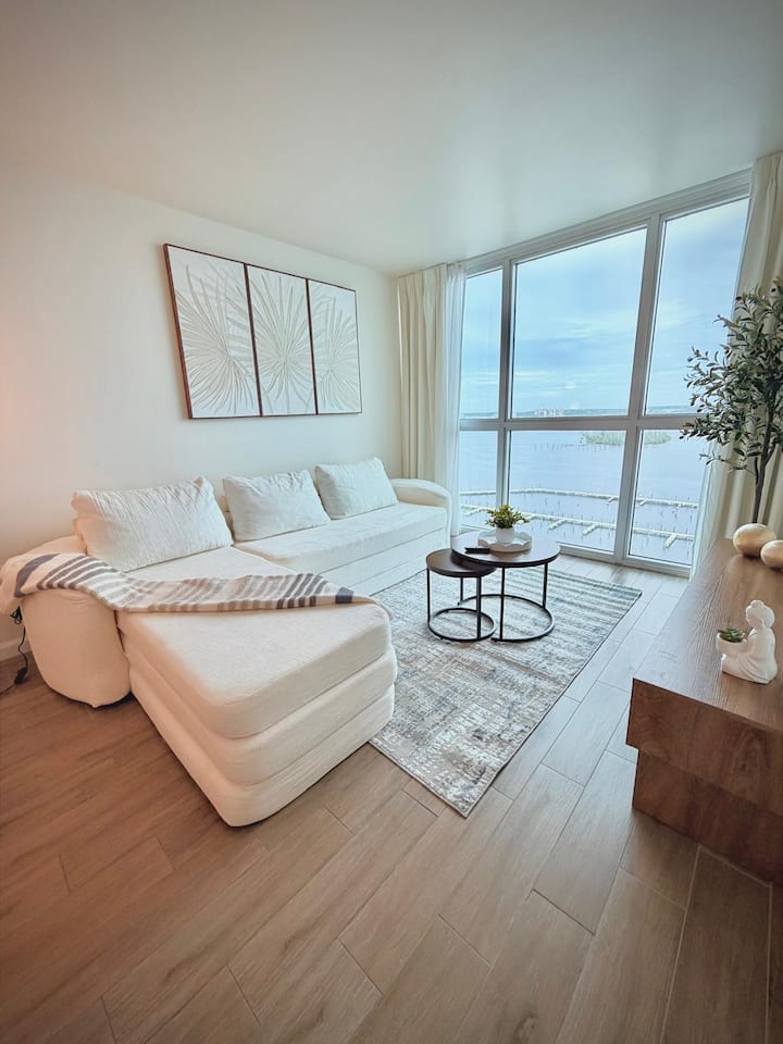 Grand Haven | 2br+2ba | City+river Views | Pool - Fort Myers, FL
