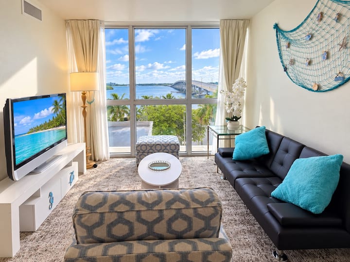 Sunset Paradise Apartment/pool, River View - Fort Myers, FL