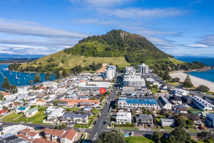 Luxury Mt Maunganui Penthouse | Iconic Mauao Views - Mount Maunganui