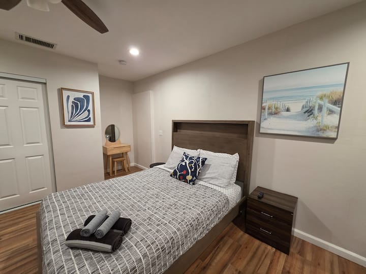 Cozy Private Room #5 - West Covina