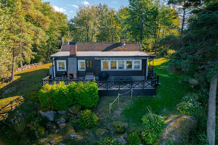 Blockhaus Direkt Am See Mit Eigenem Steg - Tibro