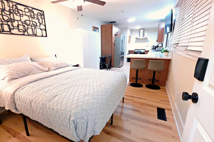 Studio W/ Full Kitchen & Free Parking Near Sjsu - San Jose, CA