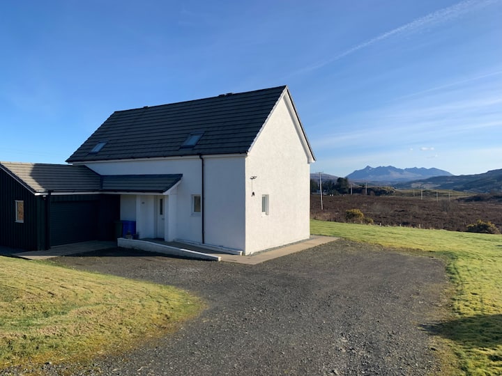 3-bed Home Near Portree | Panoramic Cuillin Views - Portree