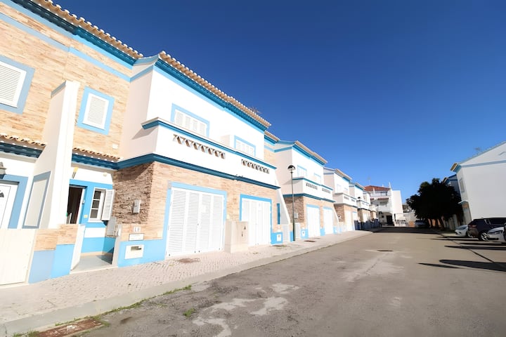 Villa Mira Praia By Tripalg - Altura, Portugal