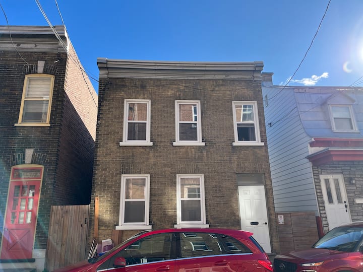 Joli Appartement Avec Deux Chambres Et Balcon - Quebec City