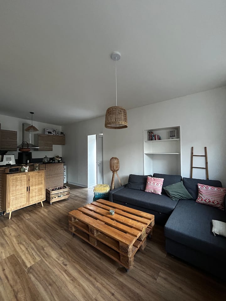Maison De Ville Avec Cour, Proche Du Centre-ville - Saint-Amand-Montrond