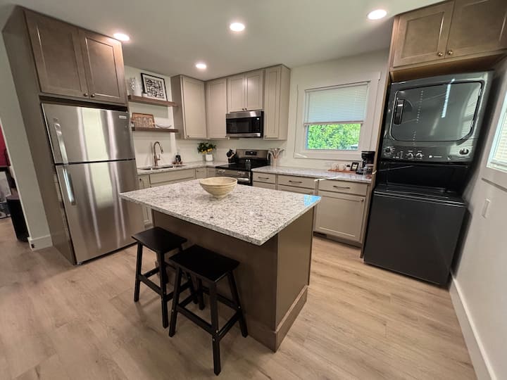 New 2 Bedroom Duplex Close
To Downtown! - Knoxville, TN