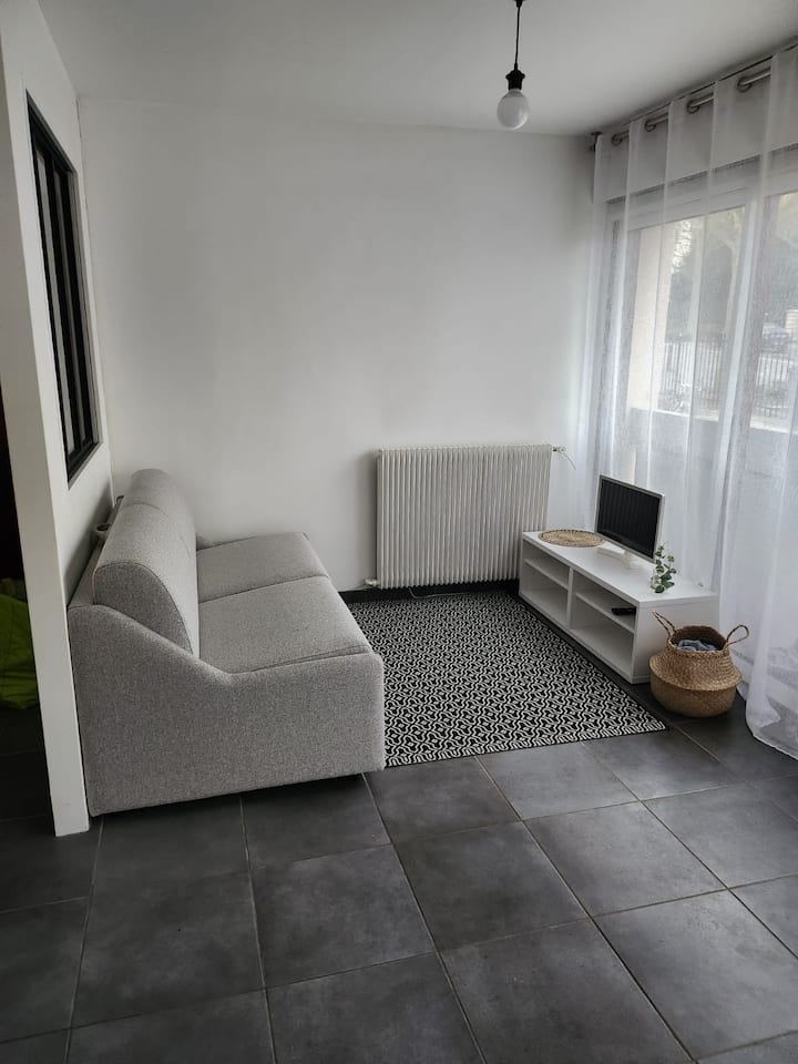 Studio 28 M² Situé à 300 M Du Rer B Sceaux. - Sceaux