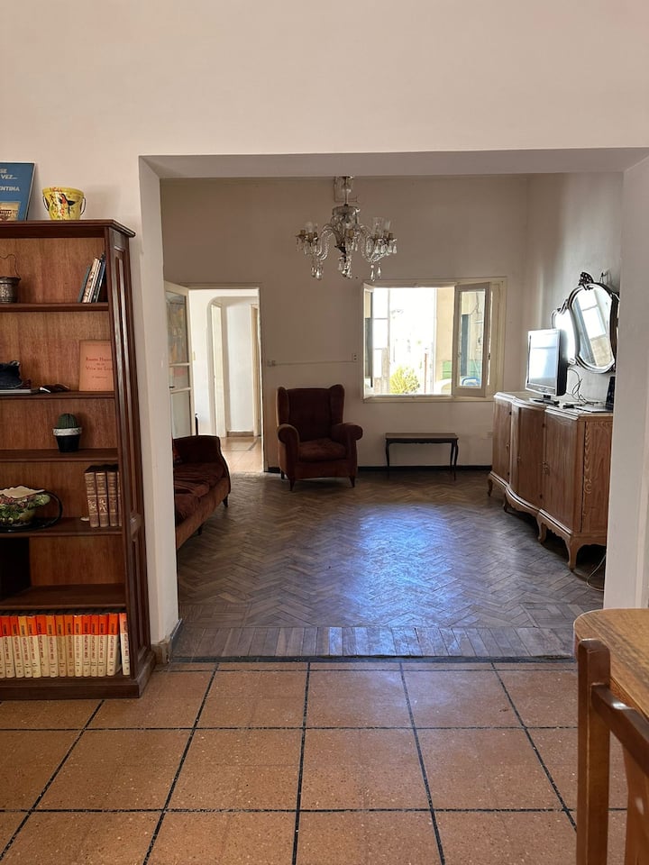 Casa Golondrina 
Refugio De Pueblo + Arte - Mercedes