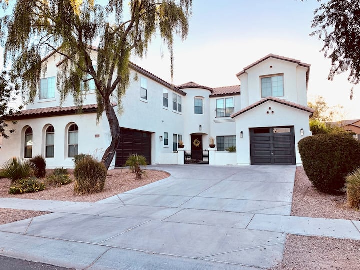 5br Gilbert Home | Pool | Park Across The Street - Gilbert, AZ