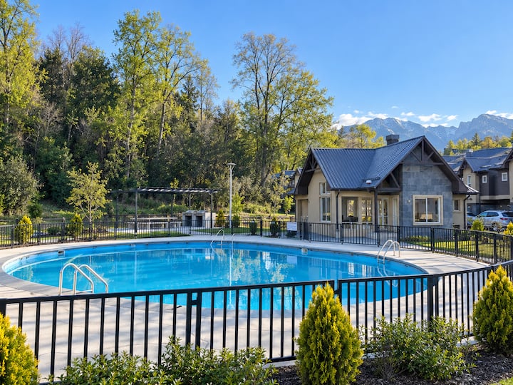 Amplia Casa En Pucón | Piscina, Quincho Y Bbq - Pucón