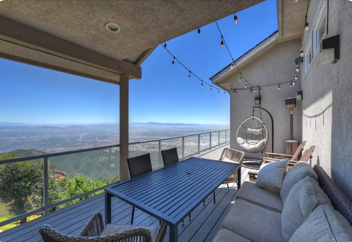 Spacious 4br Mountain Home With Summit Views - San Bernardino, CA
