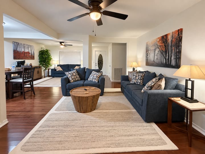 Rogers Retreat | Near Downtown, Lake & Bike Trails - Rogers, AR