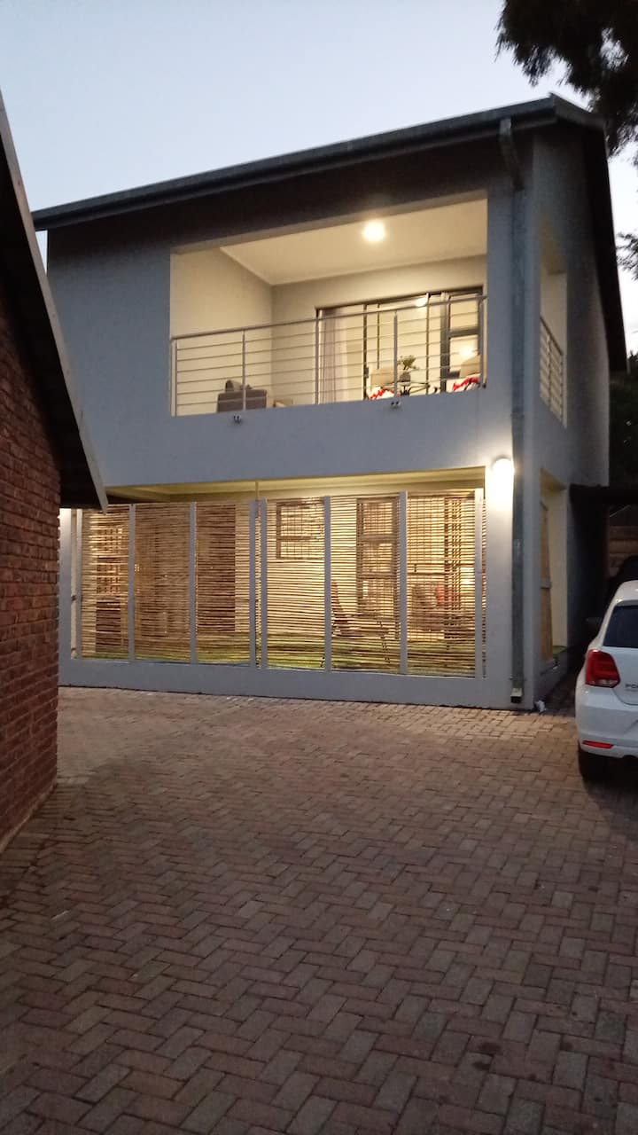 M&m Guest Cottage Uphill. - Edenvale