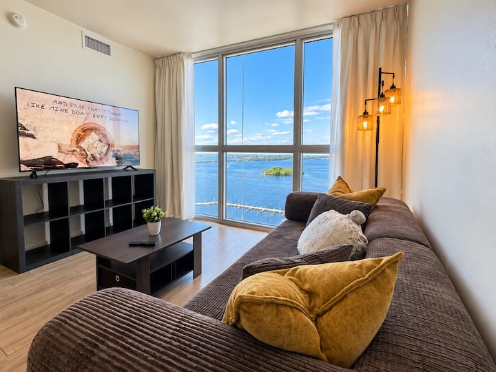 Noir On First | The 20th Skyhigh- Hotel Amenities - Fort Myers, FL